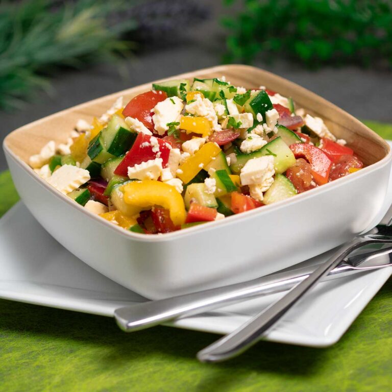Bulagarischer Schopska-Salat I Low Carb, glutenfrei & Gesund