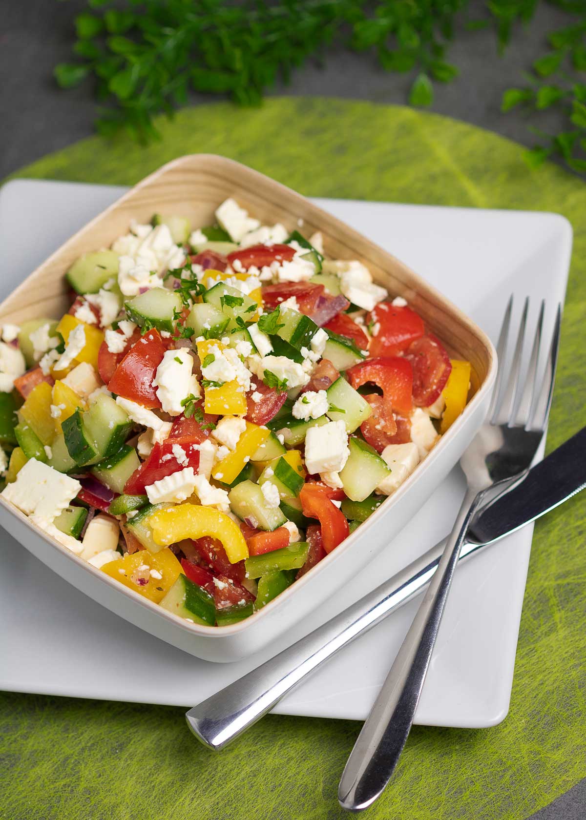 Bulagarischer Schopska-Salat I Low Carb, glutenfrei & Gesund