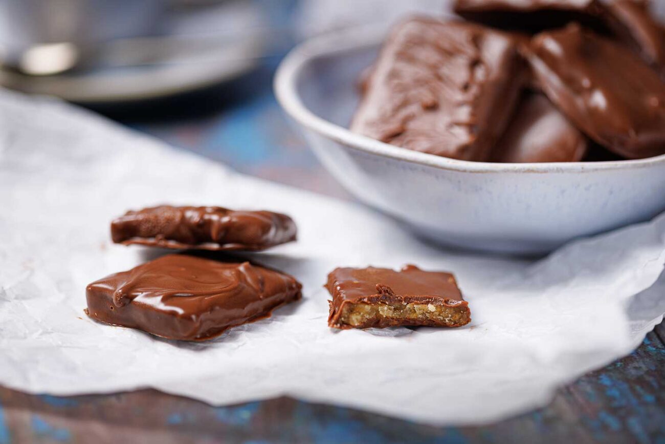 Low Carb Daim - zuckerfreies Mandelkrokant mit Schokolade