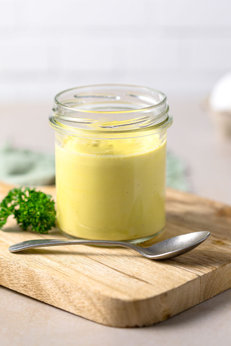 Köstliche Mayonnaise aus gekochten Eiern mit Avodacoöl