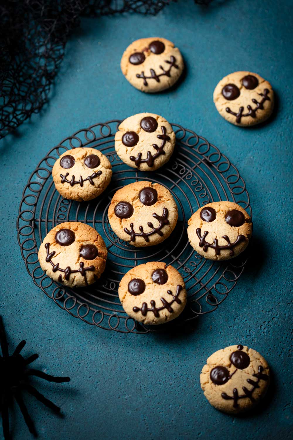 Süße Low Carb Halloween-Cookies - Hallo Jack Skellington